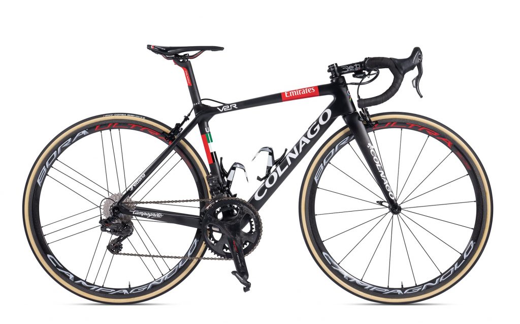 Colnago V2R versions Team UAE small et VJWH chez Tinazzi Cycles
